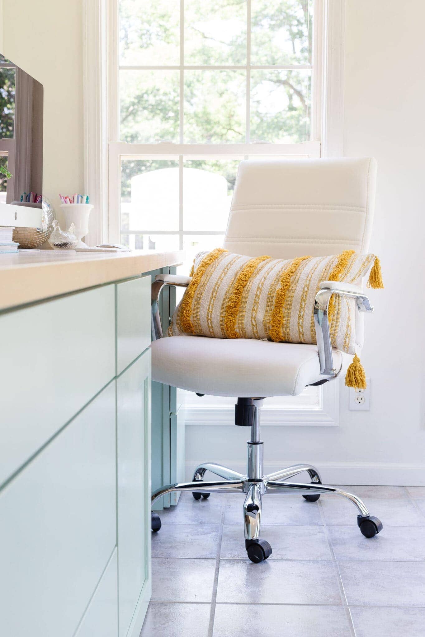 Summer Office Decor with Walmart | The Harper House